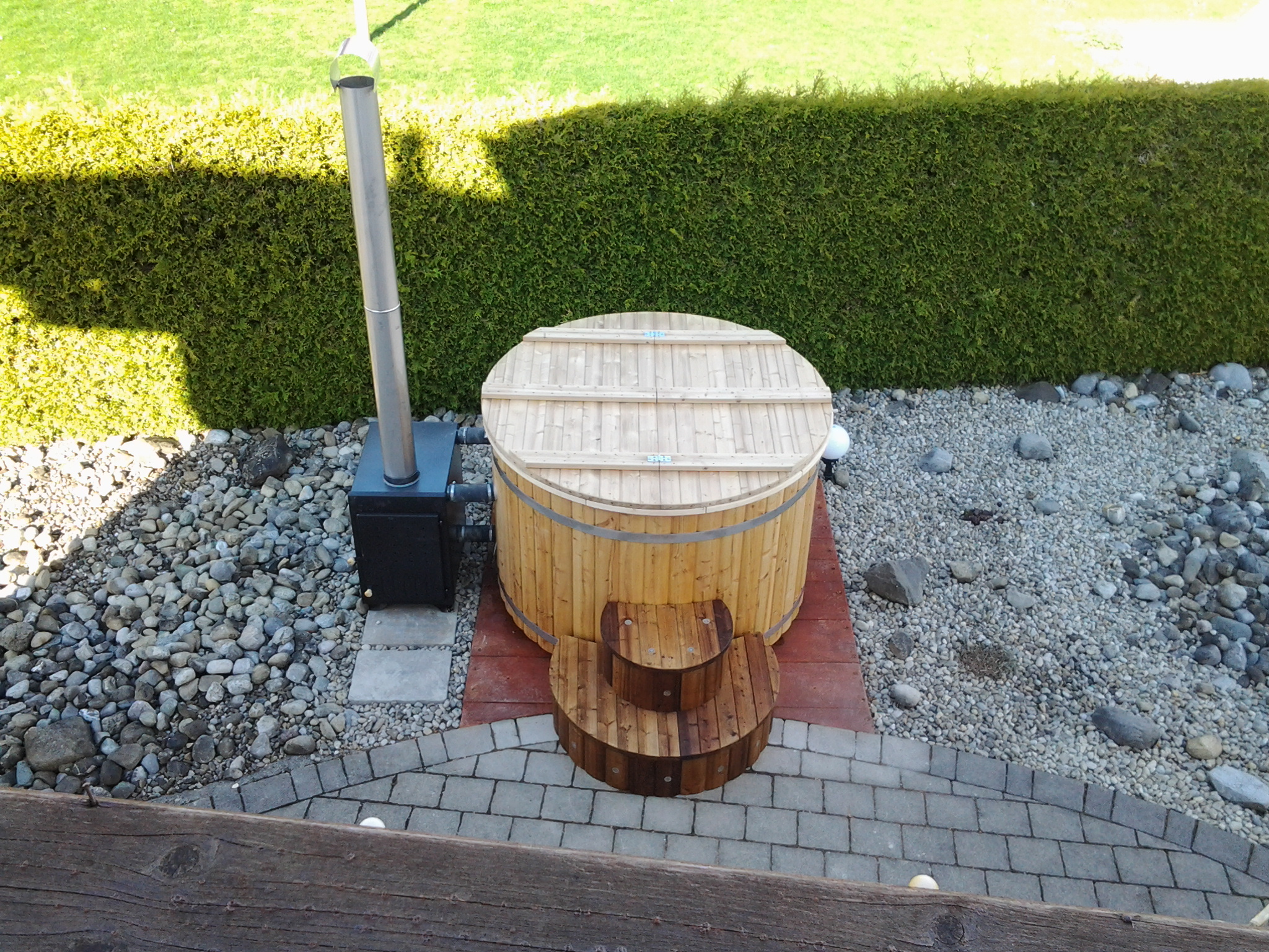 Hot tub larch Ø 1,5m with external stove (Leutkirch, Germany) - Sauna ...